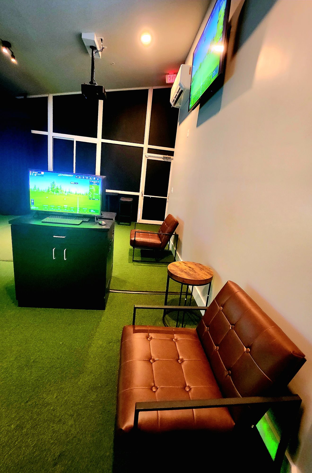 Indoor Simulator Studio - Royal Fox Country Club - St. Charles, IL