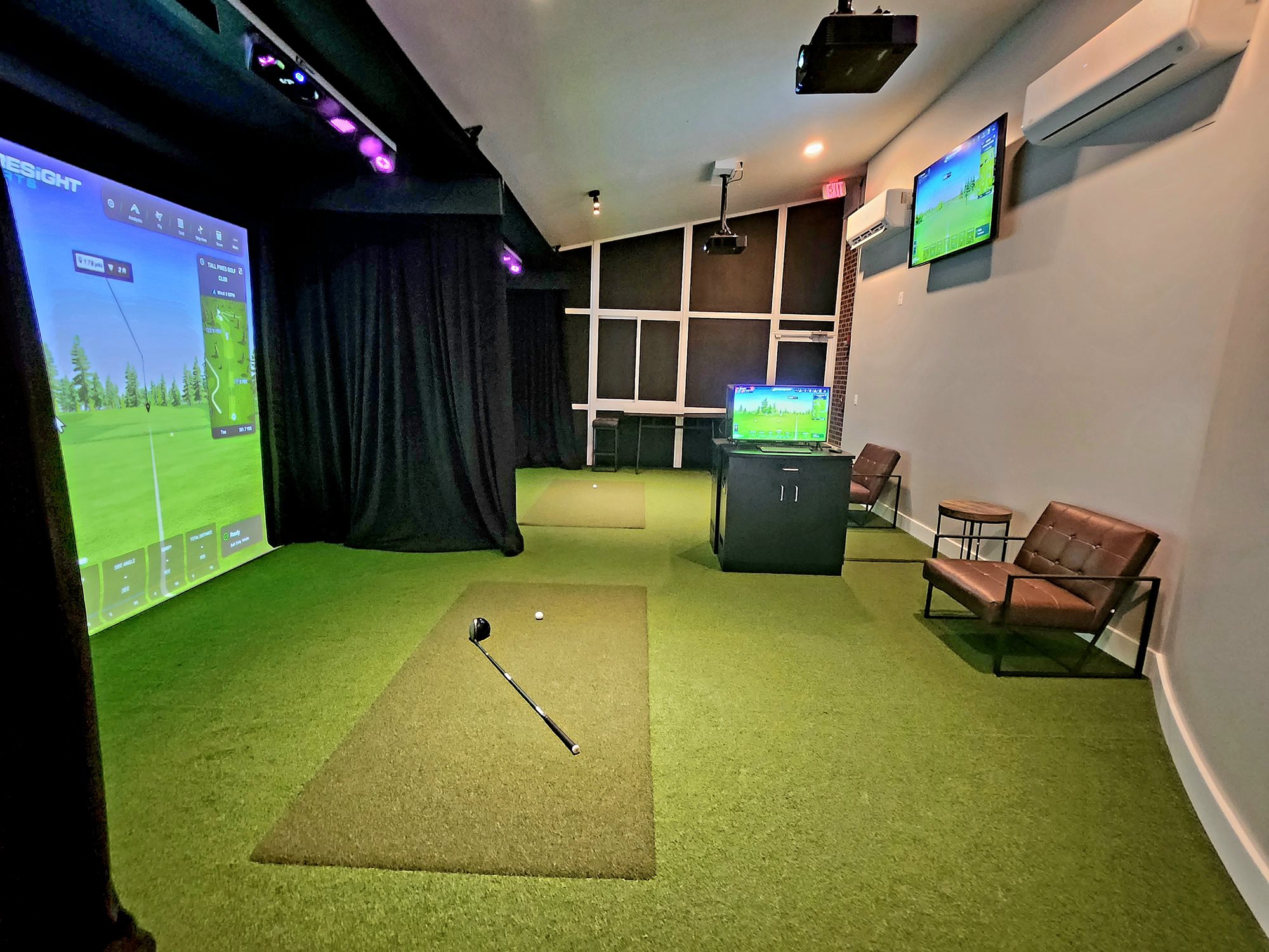 Indoor Simulator Studio - Royal Fox Country Club - St. Charles, IL